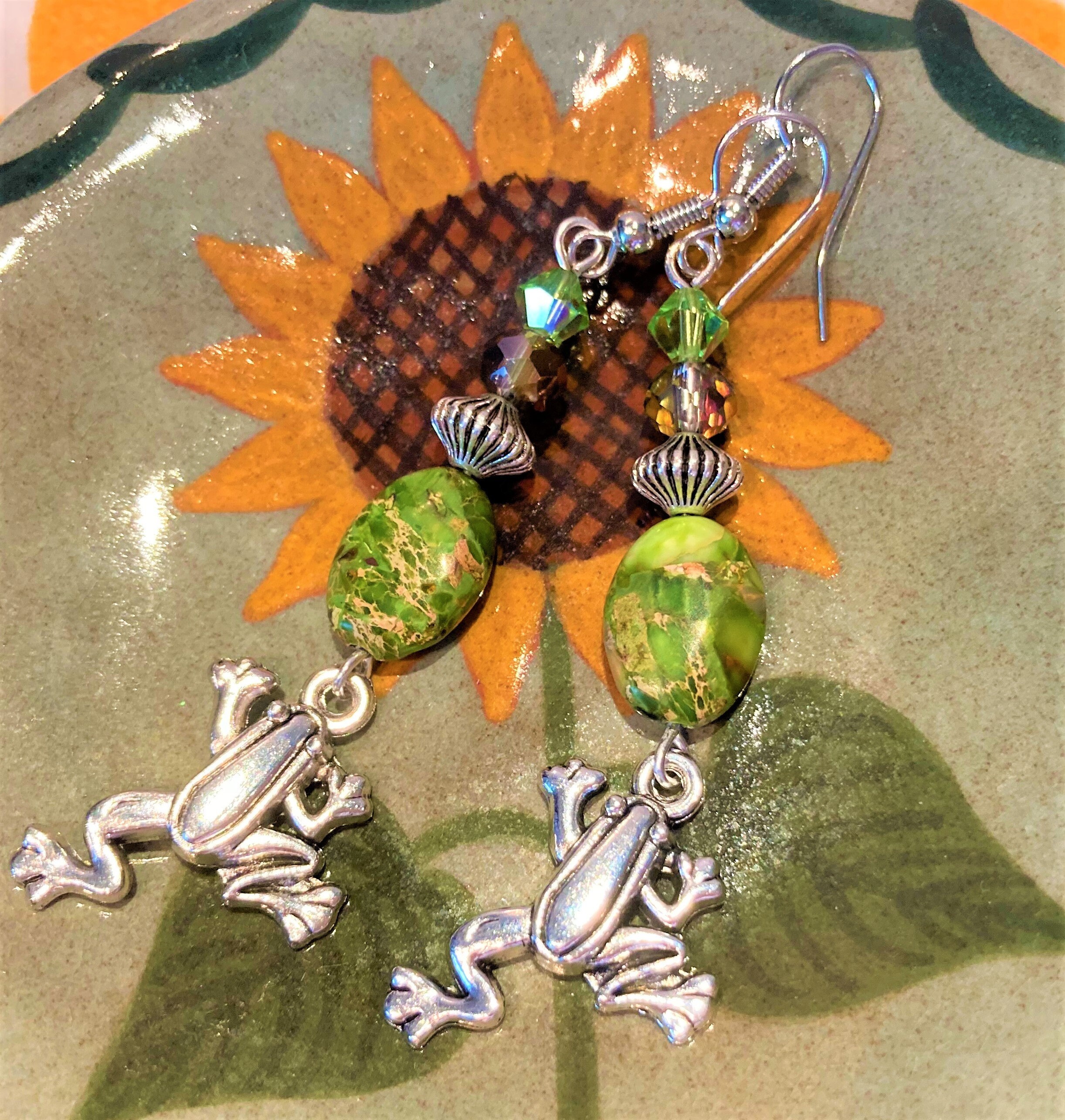 Love These happy Hoppers Frog Earrings Silver - Etsy