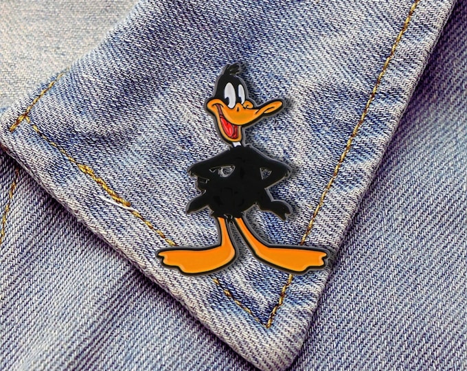 Daffy Duck Cartoon Enamel Pin Character , Old Cartoon Character Pin ...
