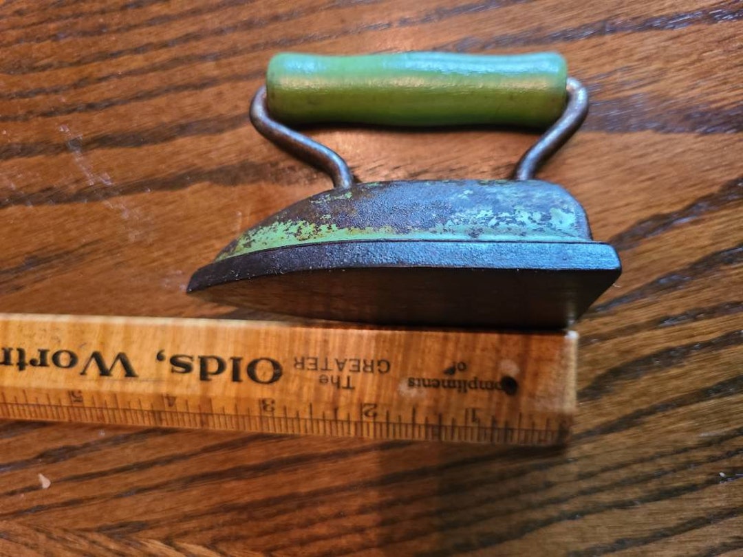 Vintage Toy Sad Iron/flat Iron Cast Iron With Original Green Paint - Etsy