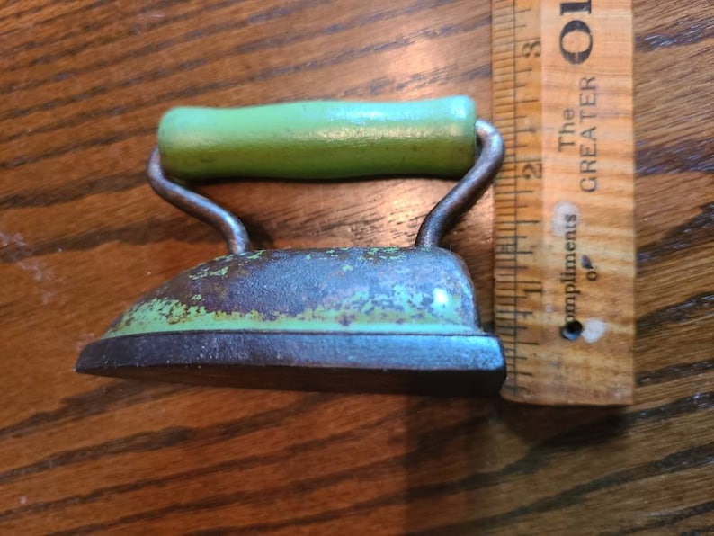 Vintage Toy Sad Iron/flat Iron Cast Iron With Original Green Paint - Etsy