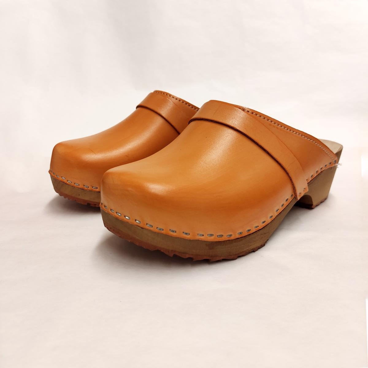 Vegan Swedish Clogs BONDA Handmade Clogs, Vegan Leather, Honey Vegan ...