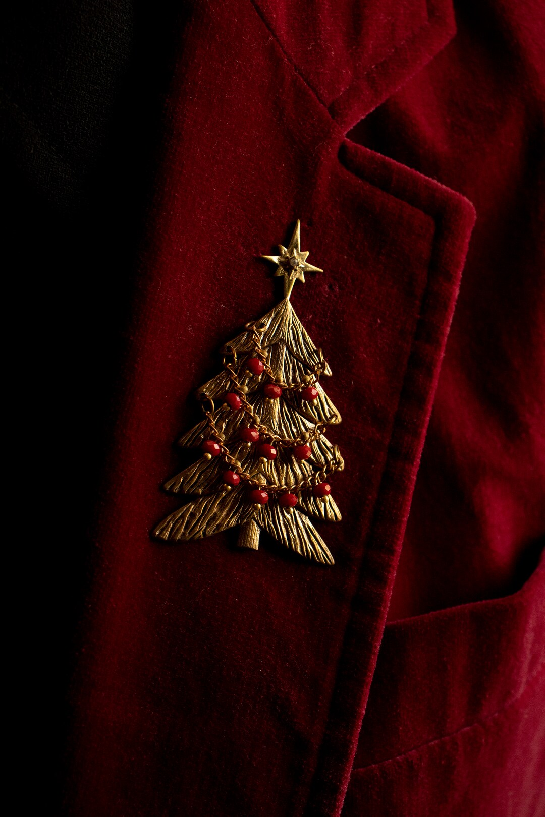 Christmas Tree Pin/christmas Tree Brooch/unique Christmas Pin/holiday ...