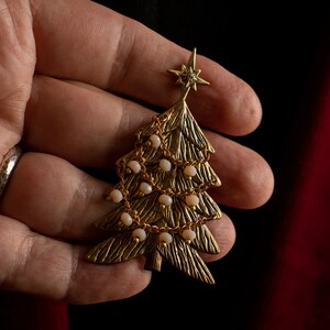Christmas Tree Pin/christmas Tree Brooch/unique Christmas Pin/holiday ...