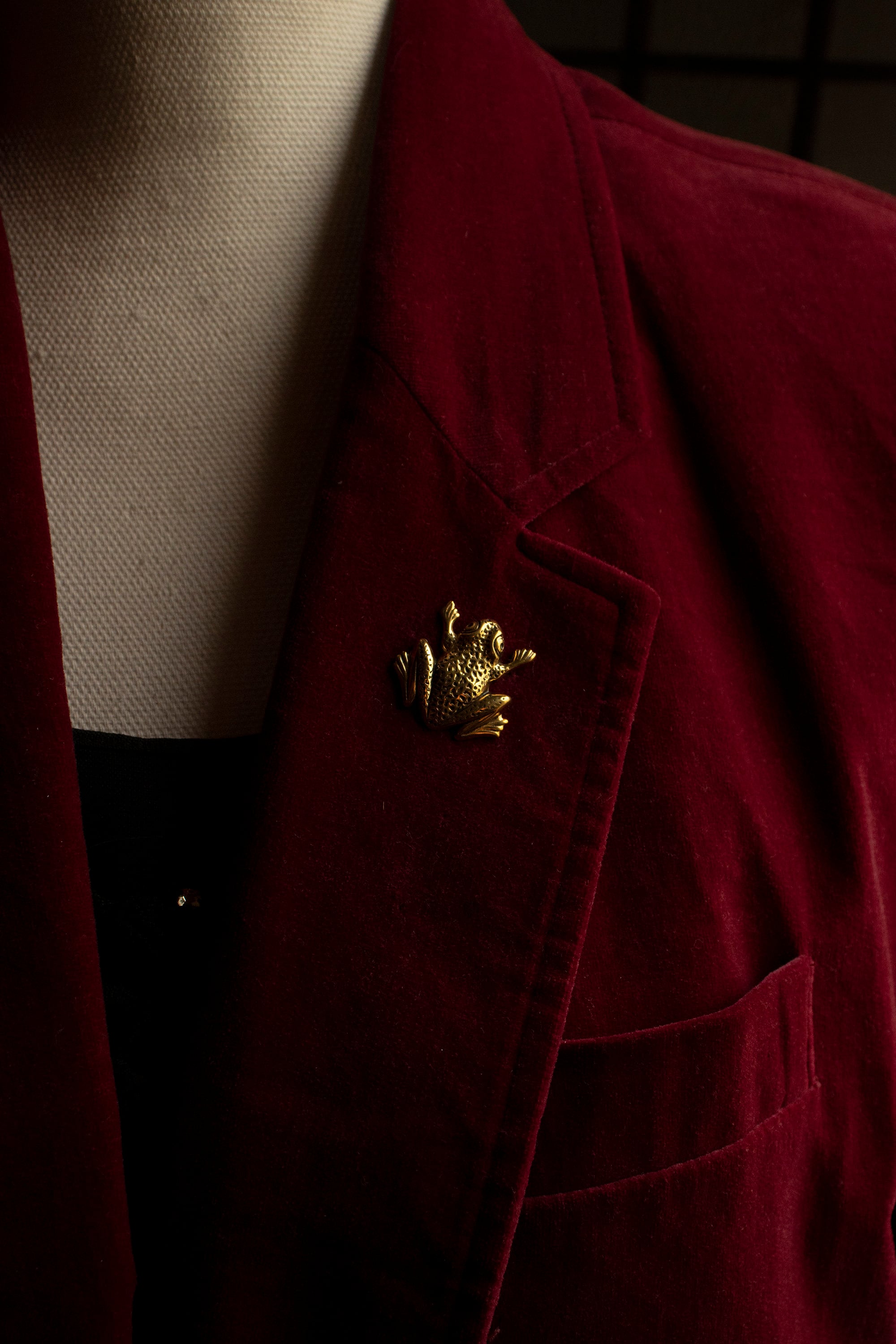 Frog Pin: Solid Brass Vintage Style Toad Brooch - Etsy