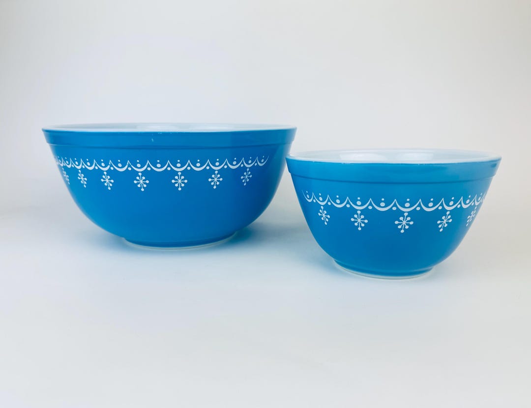 Vintage 'snowflake Blue Garland' Pyrex Glass Mixing Bowls - Sold ...