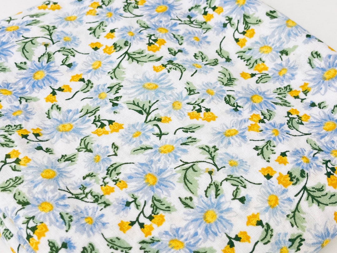 Vintage Blue Daisy Floral Fabric 34 X 40 - Etsy