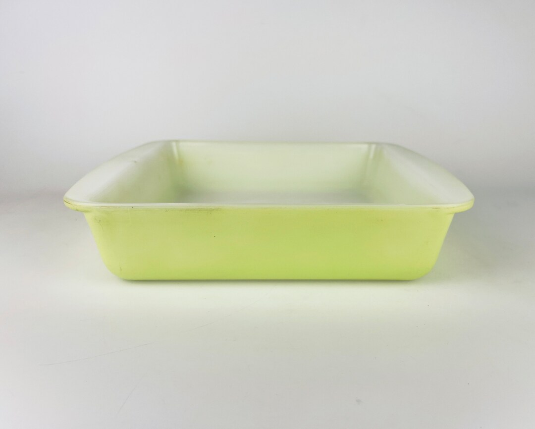 Vintage/antique Rare Lime Green Milk Glass Pyrex Brownie/dessert Bake ...