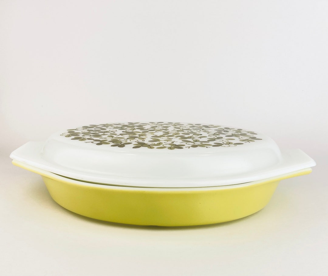 Vintage Verdé Pyrex Divided Casserole Dish (1 1/2 QT) - Green Olive ...