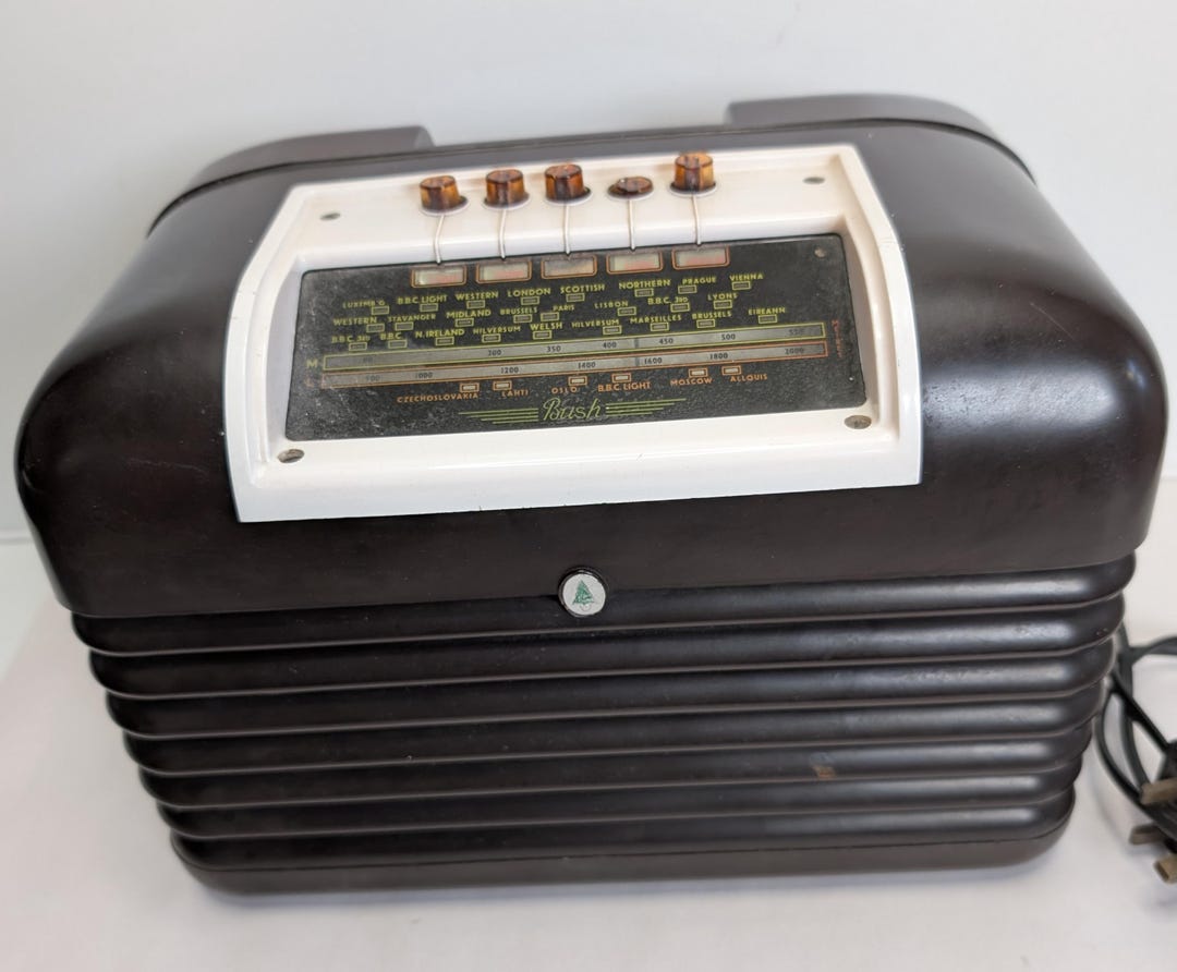 Vintage Bakelite Bush Radio AC DC Mains Receiver Type DAC.10 Working ...