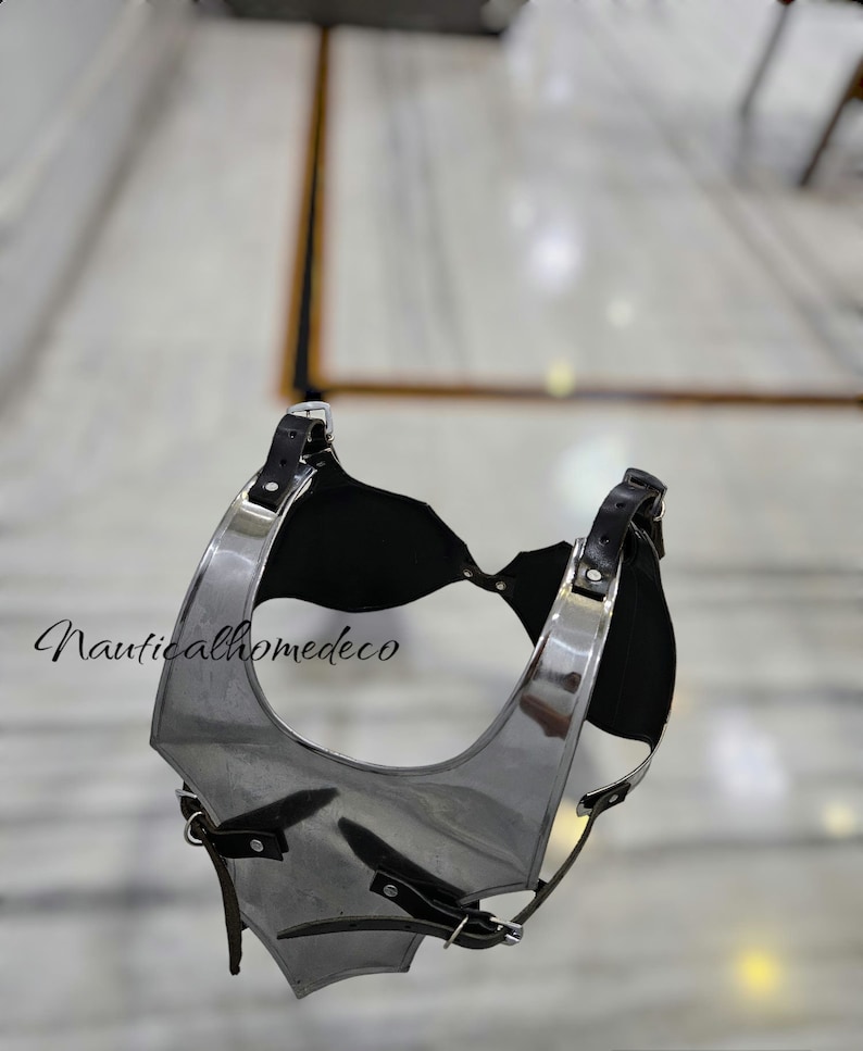 Medieval Knight Female Fantasy Armor Chestplate Roman Cuirass ...