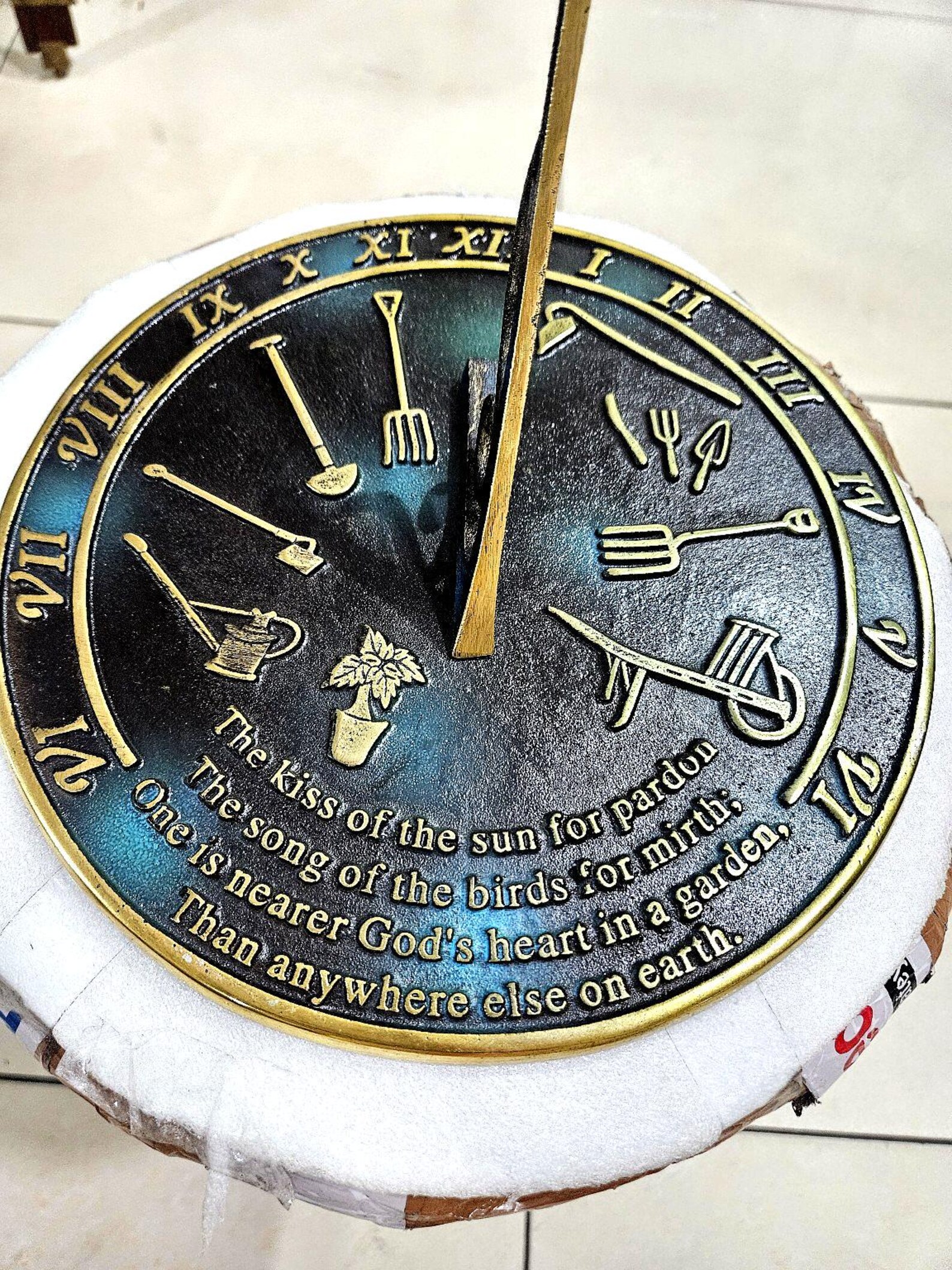 Garden Sundial Clock Decorative Gift Kiss of the Sun Sundial Gift - Etsy