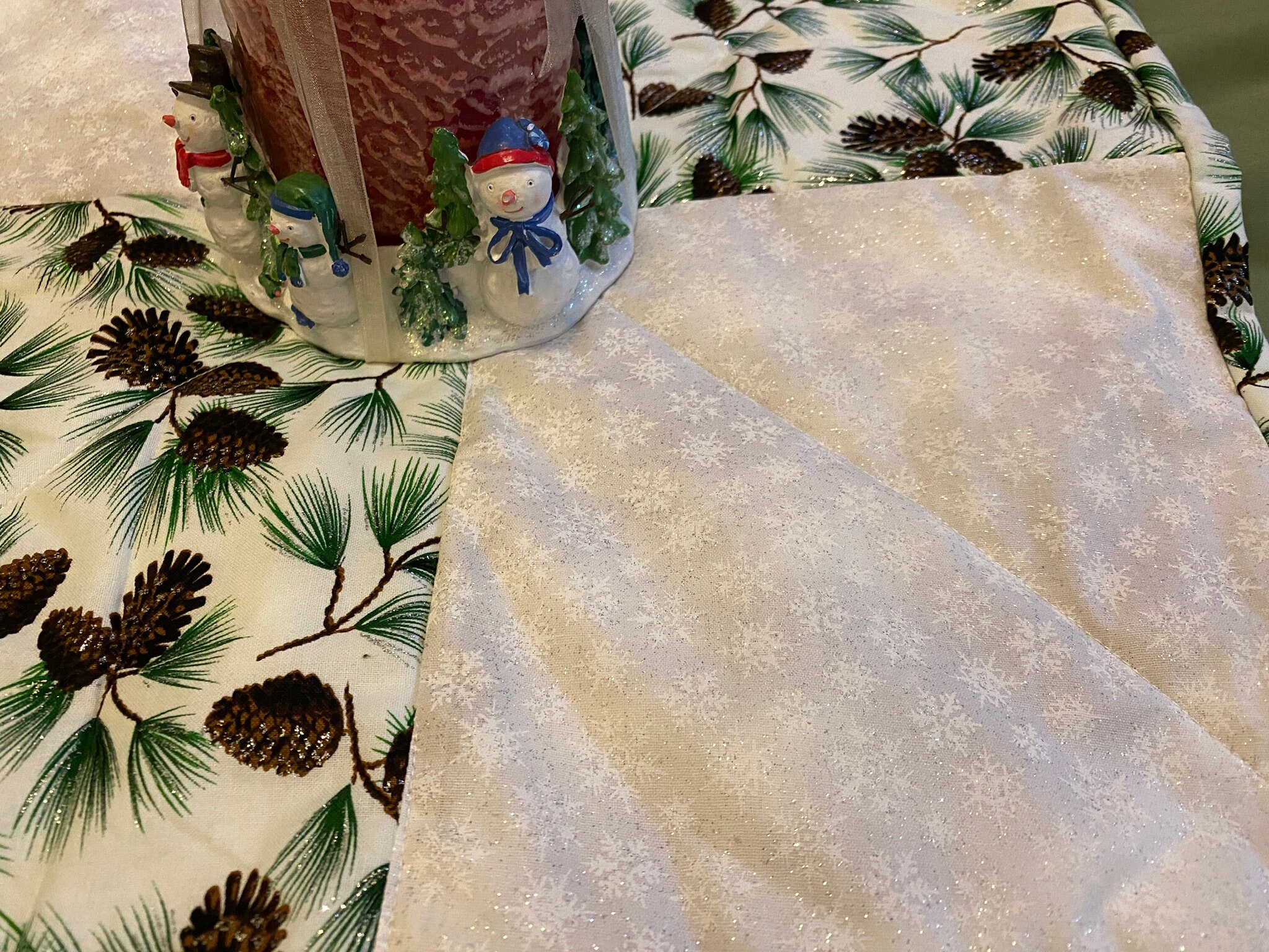 Pine Cone Table Runner - Etsy