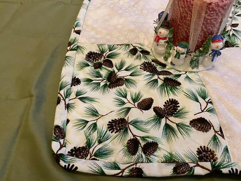 Pine Cone Table Runner - Etsy