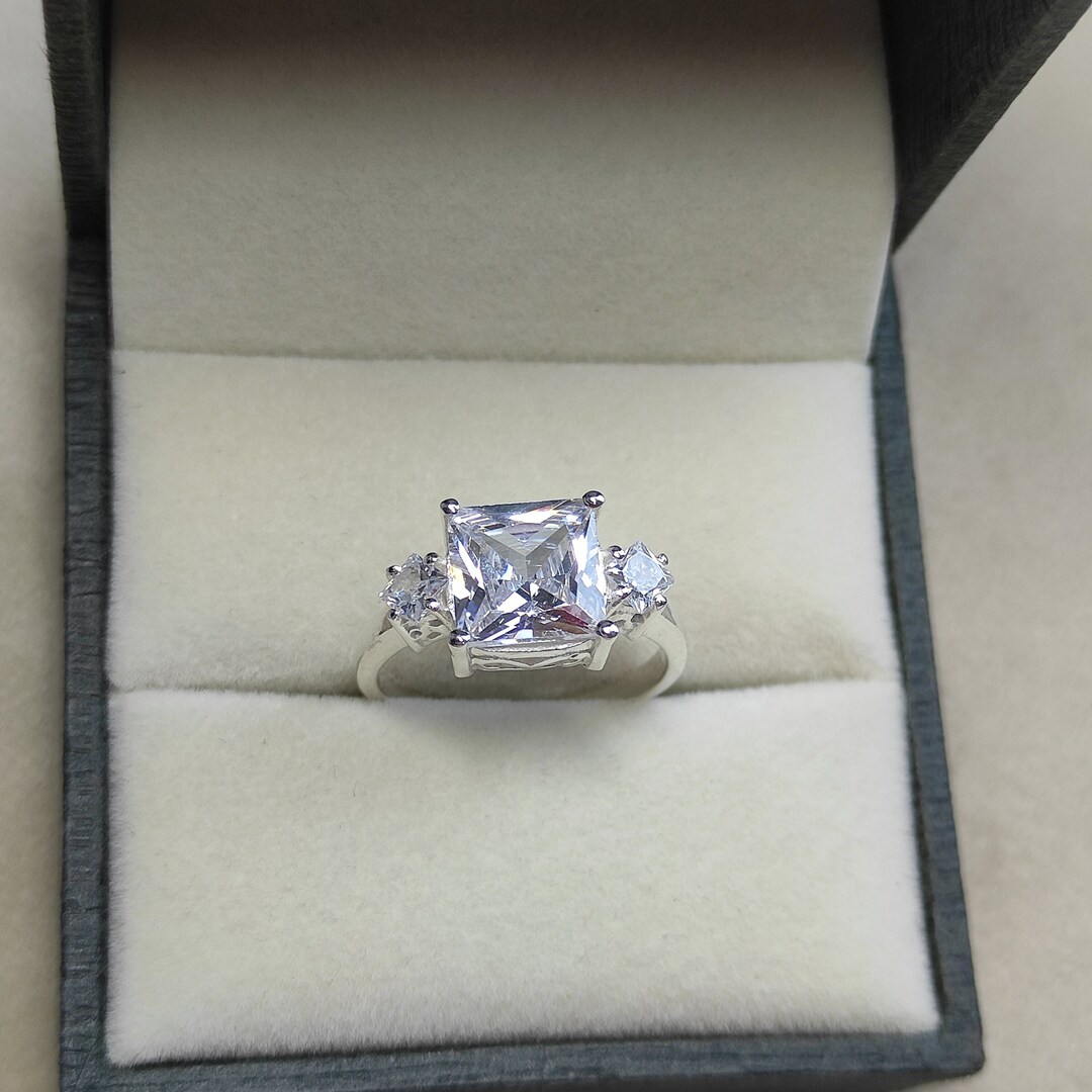 Elegant White Simulant Diamond Ring | Vintage Design Ring | CZ Ring ...