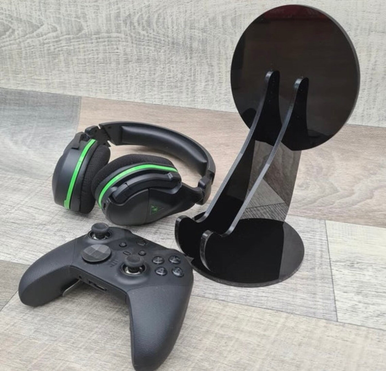 Black Acrylic Game Stand Se puede personalizar | Etsy