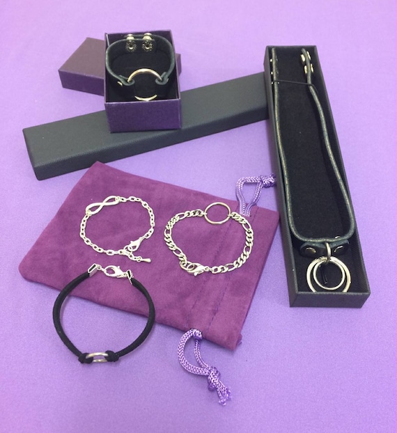 Collar padlock store