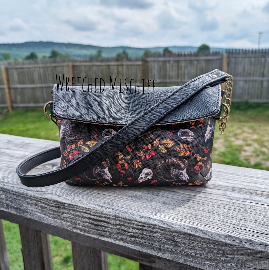 RAVEN . Cottagecore Skull Purse . Small Handmade Purse - Etsy