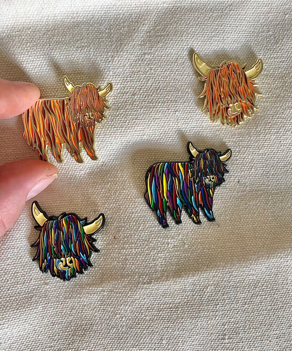 Highland cow pin set of 4 enamel in rainbow colours and - Etsy 日本