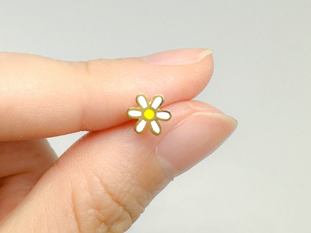 14K Solid Gold Daisy Flower Screw Back Earring, Cartilage Helix Tragus ...