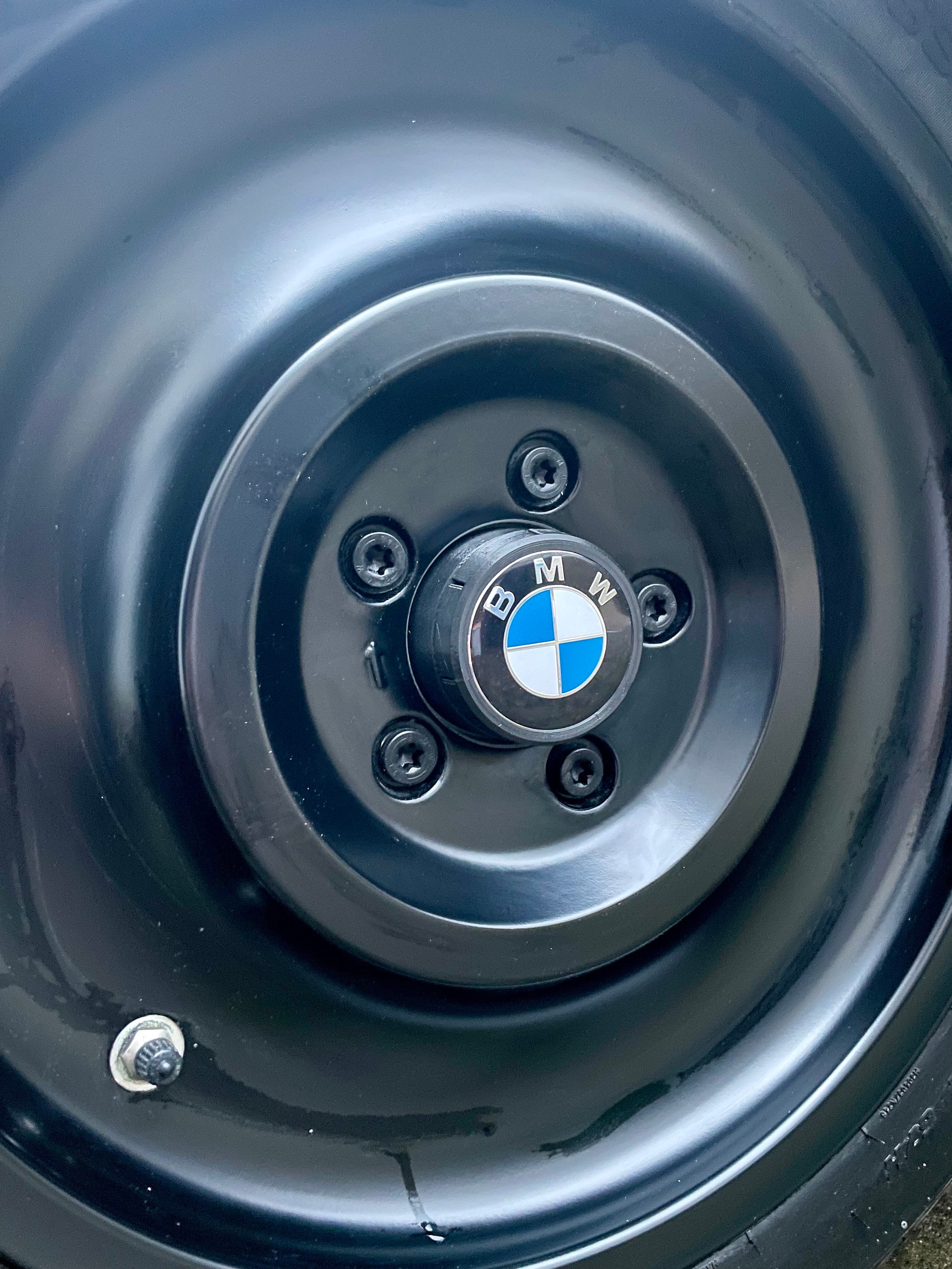 BMW CE 04 AirTag Logo Cover Rear Wheel Axle, Plug-in Logo Badge With ...