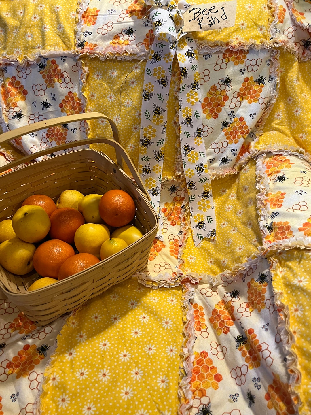 Honeycomb Bees and Daisy Rag Quilt Throw. Handmade - Etsy