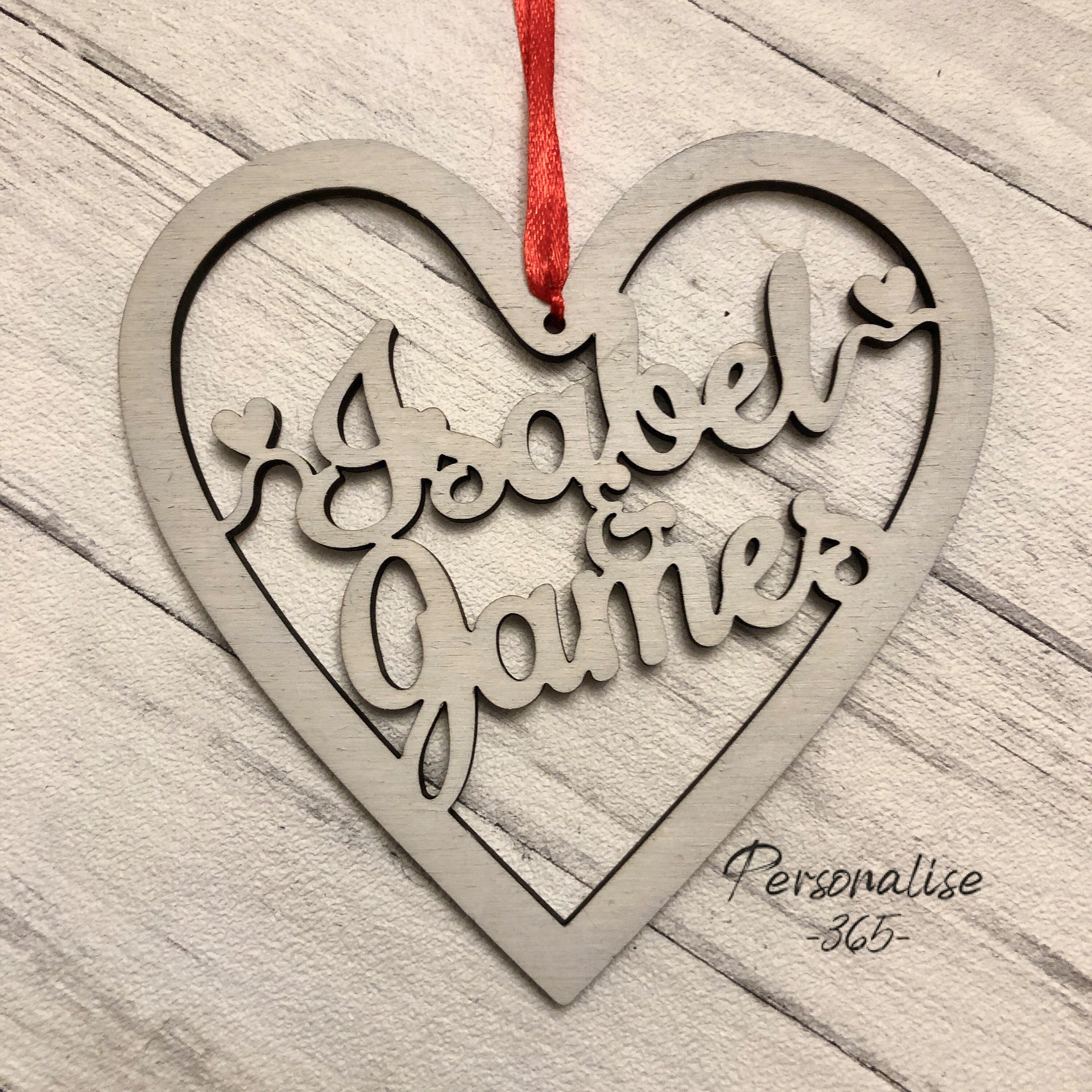 Personalised Valentine heart names hand painted heart wall - Etsy.de