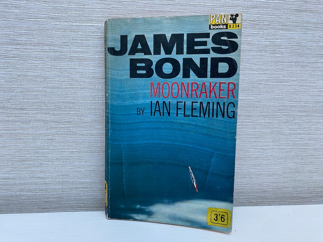 James Bond Moonraker by Ian Fleming 1966 Vintage Paperback Book - Pan ...