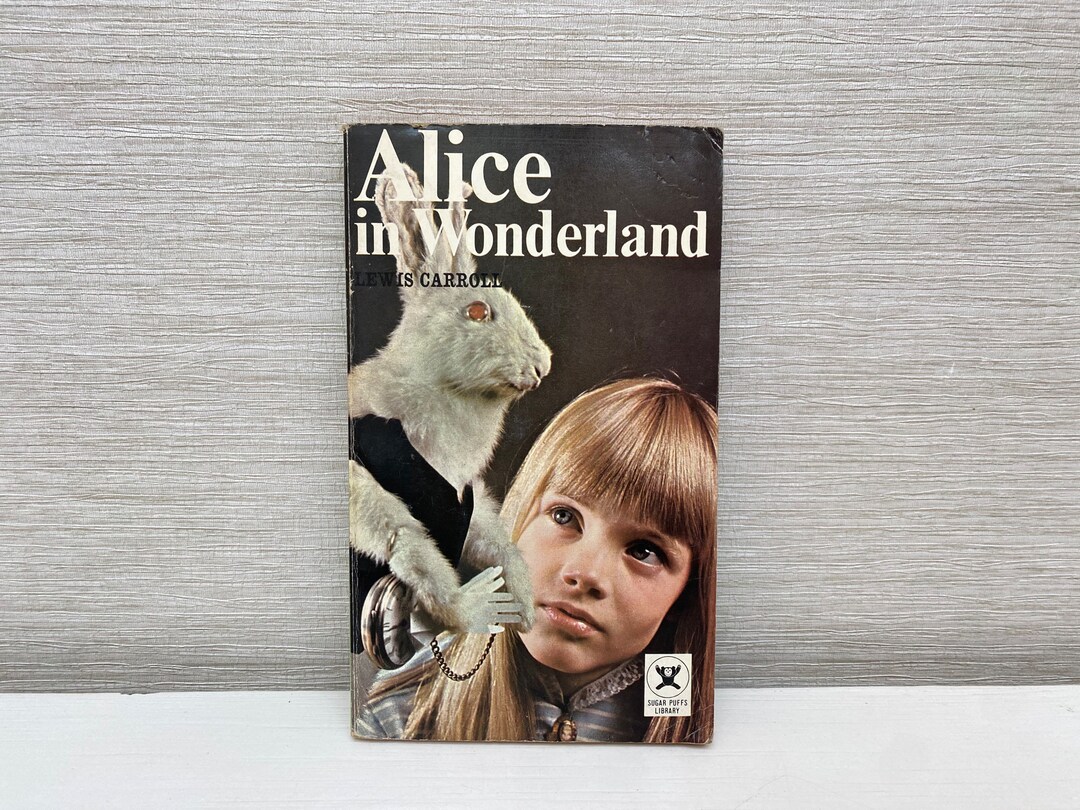 Alice in Wonderland by Lewis Carroll 1970s Paperback Sugar Puff Library ...