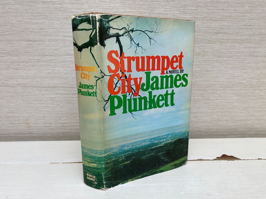 Strumpet City by James Plunkett Vintage 1970 Hardback Book World Books ...