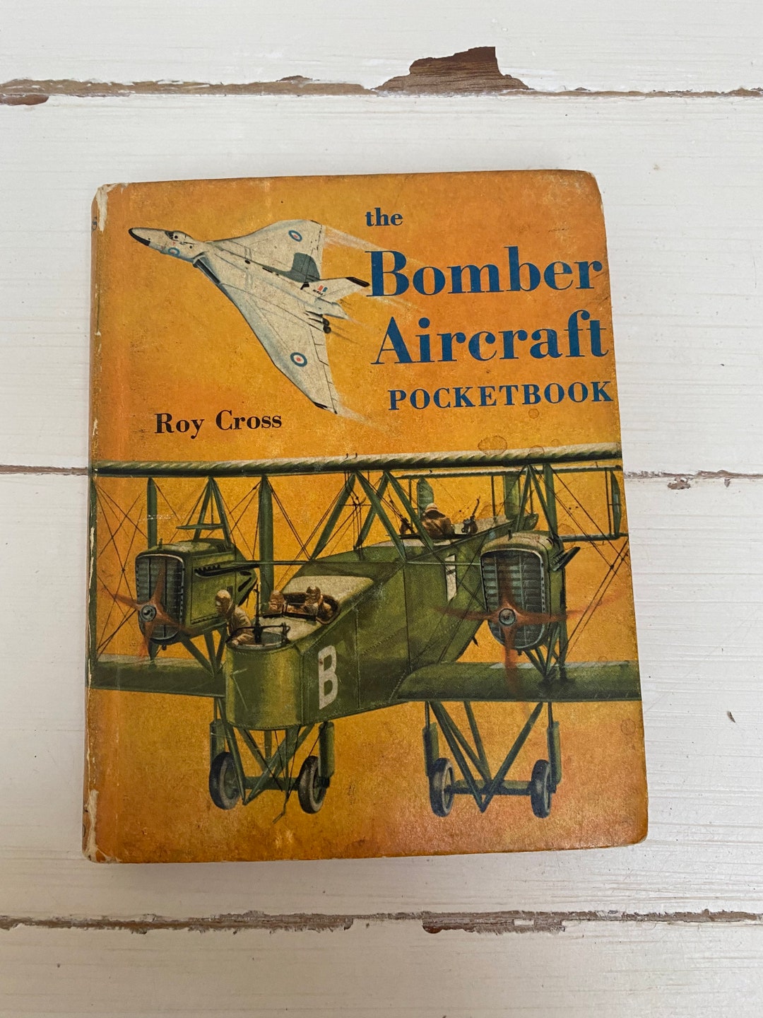 The Bomber Aircraft Pocketbook by Roy Cross Hardback 1964 - Etsy