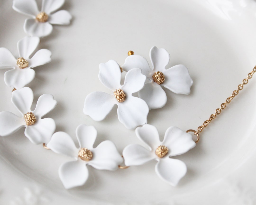 White Flower Necklace Wedding Flower Necklace Blossom necklace necklace Only