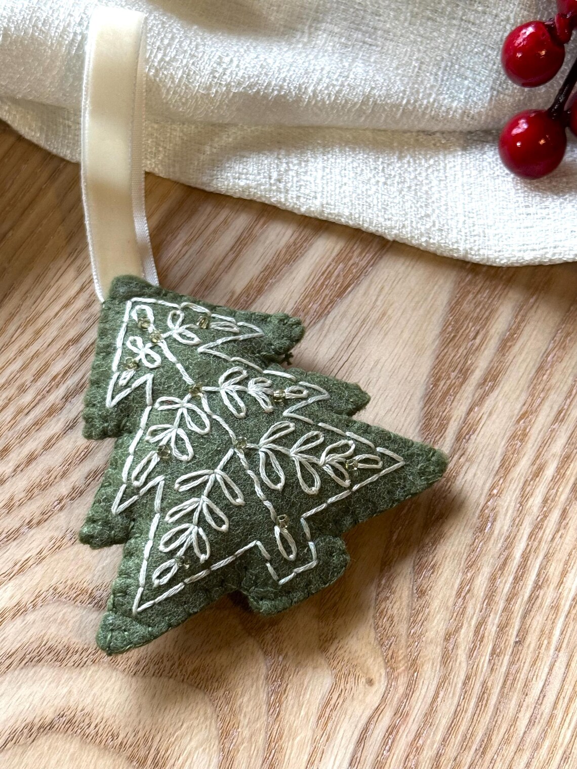 Embroidered Felt Christmas Tree Ornament – Handmade Holiday Decor - Etsy
