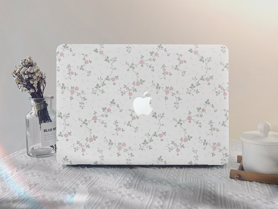 Pretty Flowers on Light Pink Flora MacBook Case for New MacBook M1 M2 ...