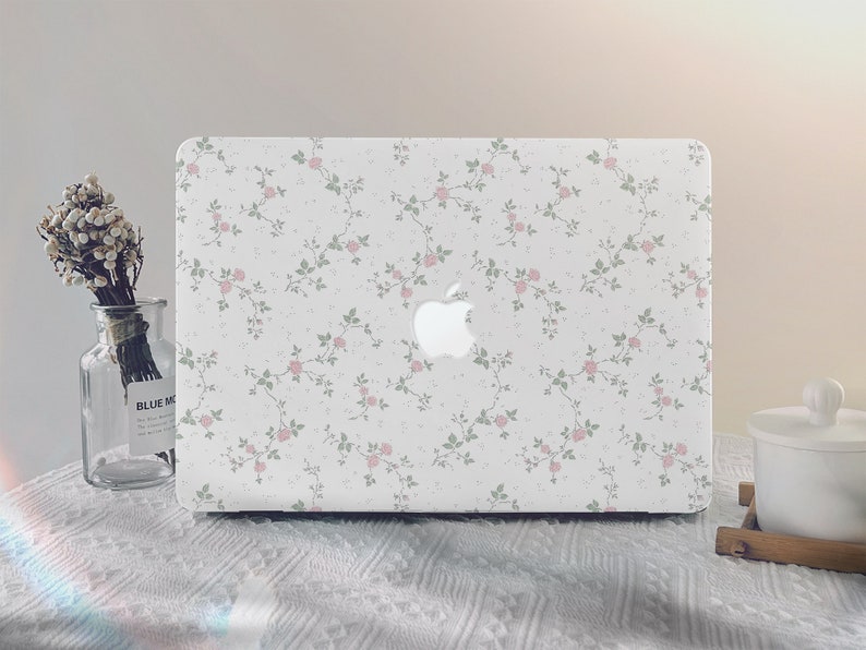Pretty Flowers on Light Pink Flora Macbook Case for New - Etsy