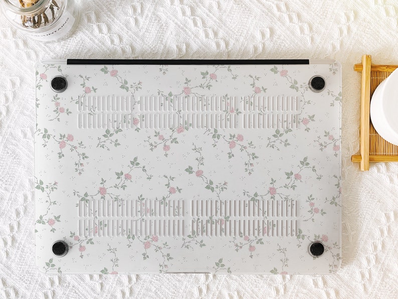 Pretty Flowers on Light Pink Flora Macbook Case for New - Etsy