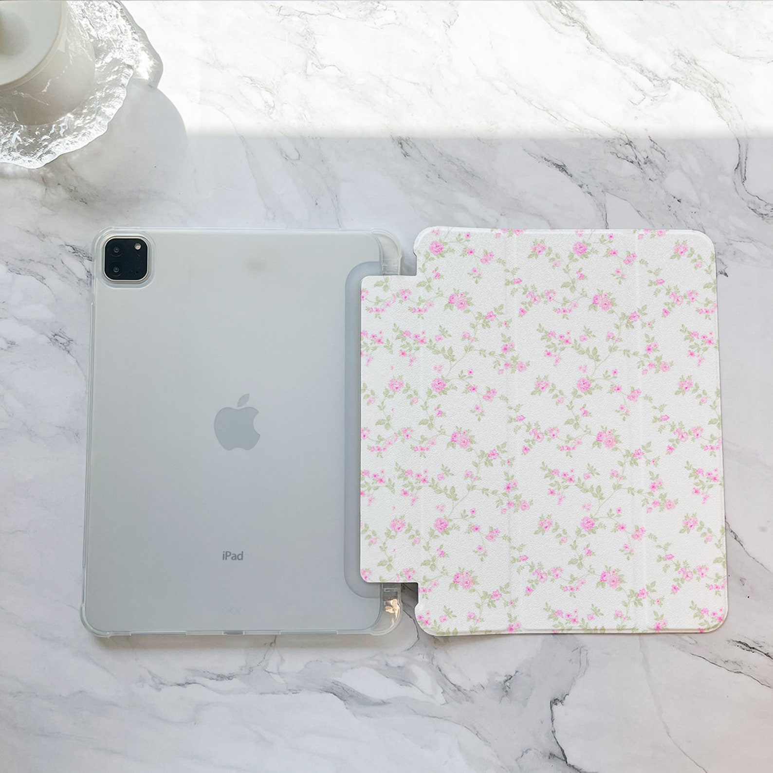 Pretty Flowers on Light Pink Floral iPad Case, iPad Air 6 iPad 10 10.9 ...