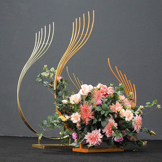 Curved Metal Flower Stand Centerpiece 7ft Moon Shaped Wedding Arch