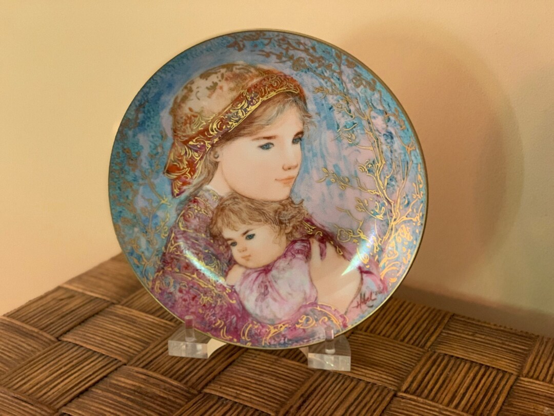 The Edna Hibel Mother's Day Plate Collection, 1986, "emily and Jennifer ...