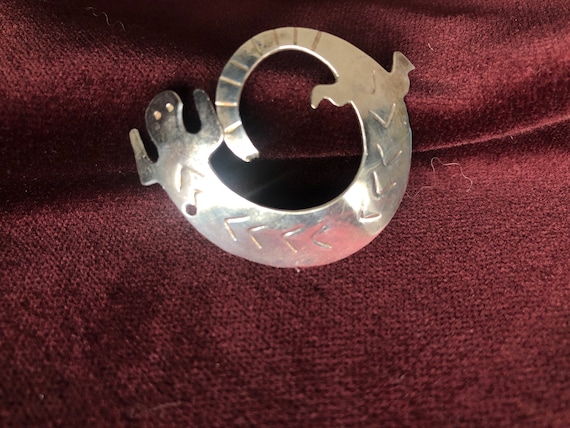 Silver Fence Post Lizard Pin - Gem