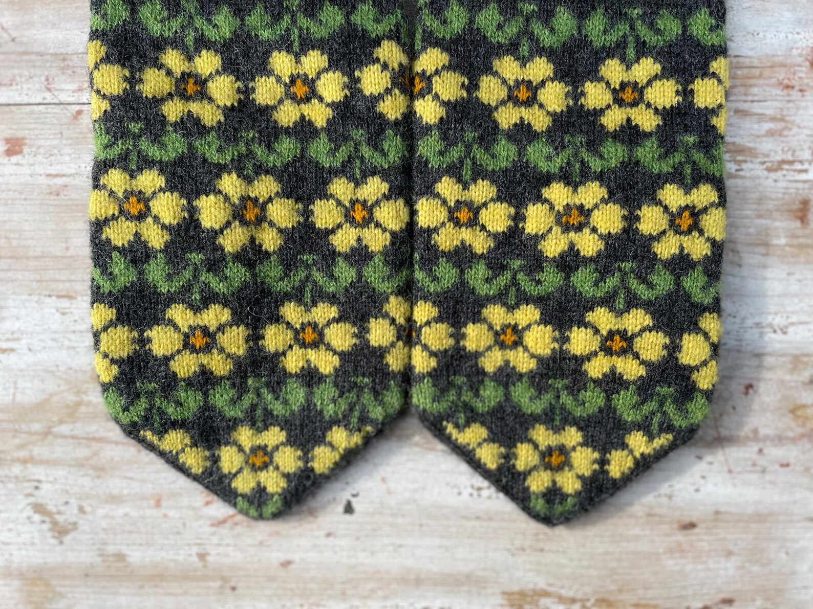 Sunflower Mittens Knitting Pattern PDF - Etsy