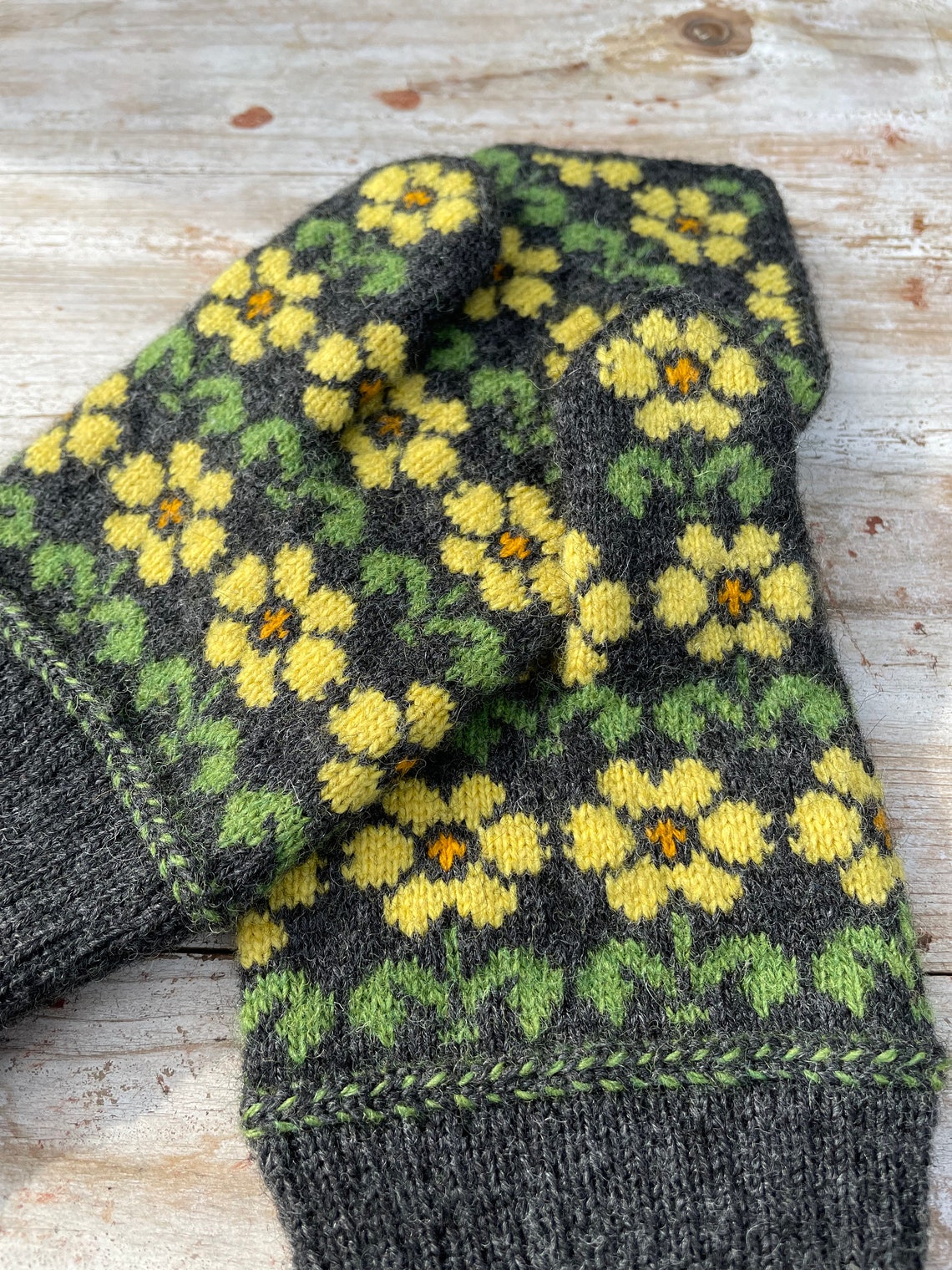 Sunflower Mittens Knitting Pattern PDF - Etsy