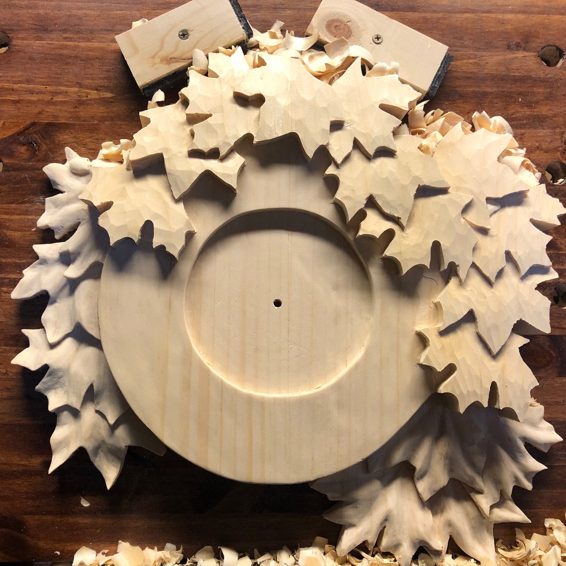 Maple Leaf Clock Woodcarving, autumn Memories Hand Carved in Deep ...