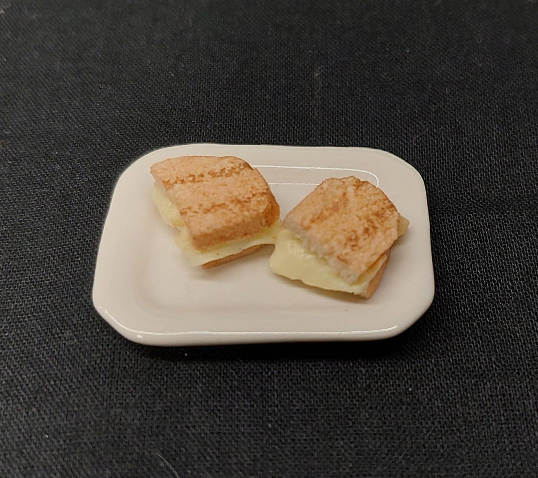 Miniature Toast Scale 1/12, Miniature Food for Dollhouse Miniature ...