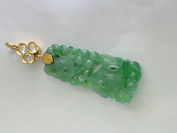 Vintage Carved Jade , 23 ct Gold & Diamond Pendant - Gem