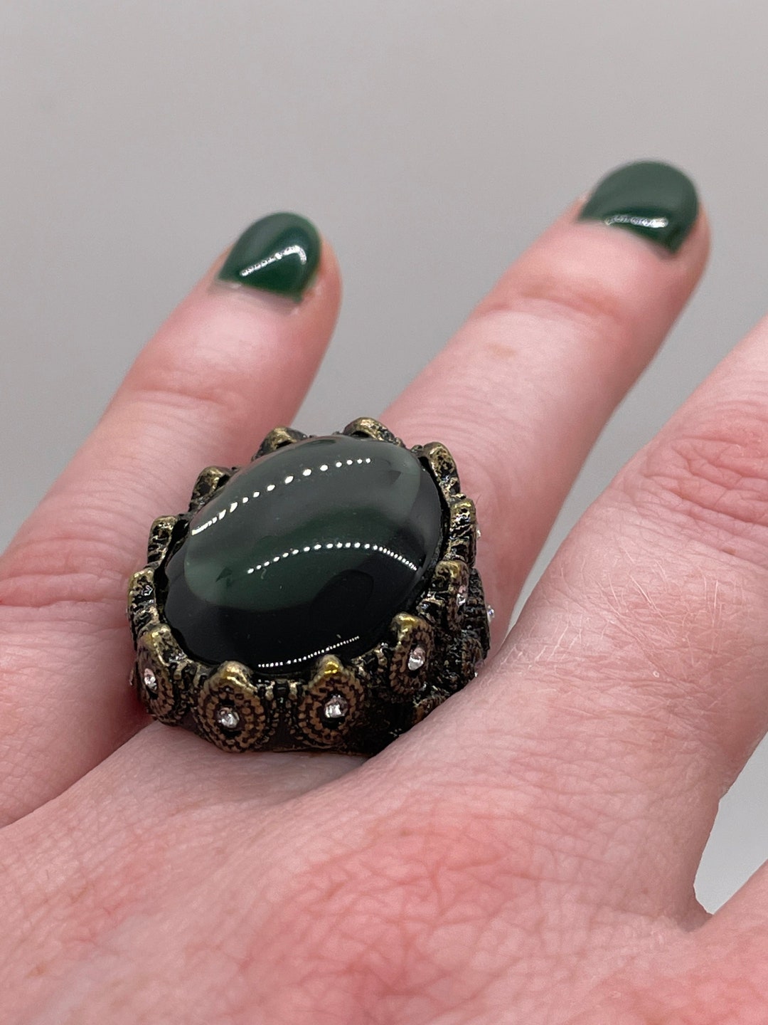 Farn Findet chunky Statement Ring / Blackish-Deep Blue Edelstein ...