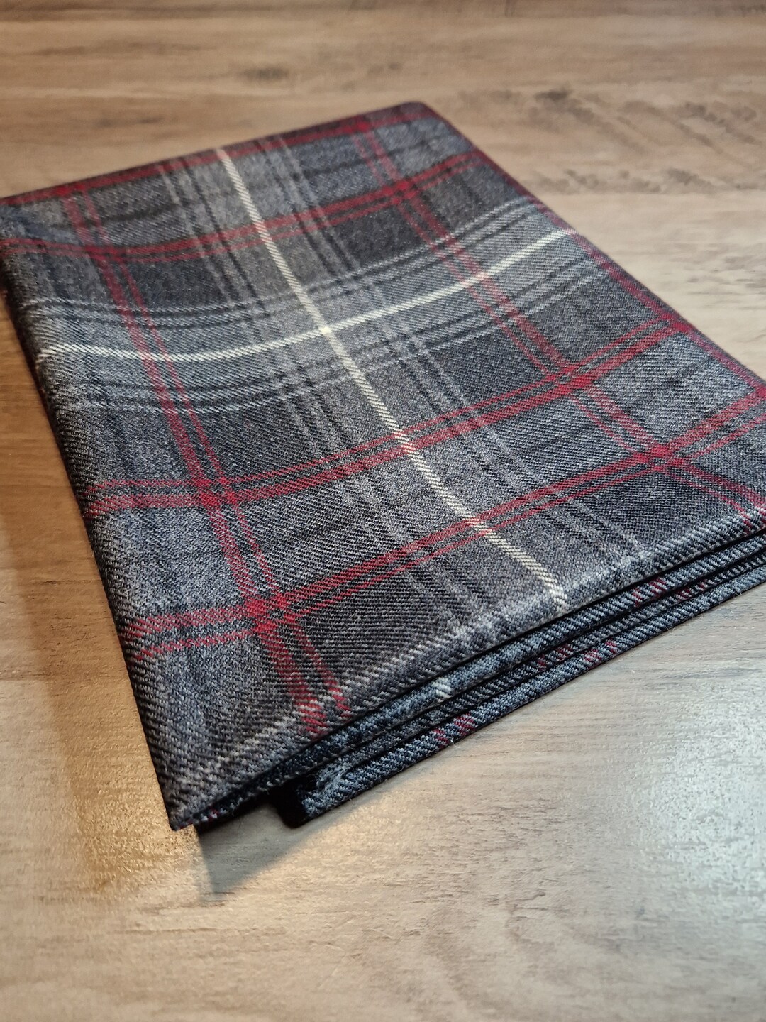 Castle Grey Tartan / Plaid 100% Wool Fabric Offcut Perfect for Craft ...