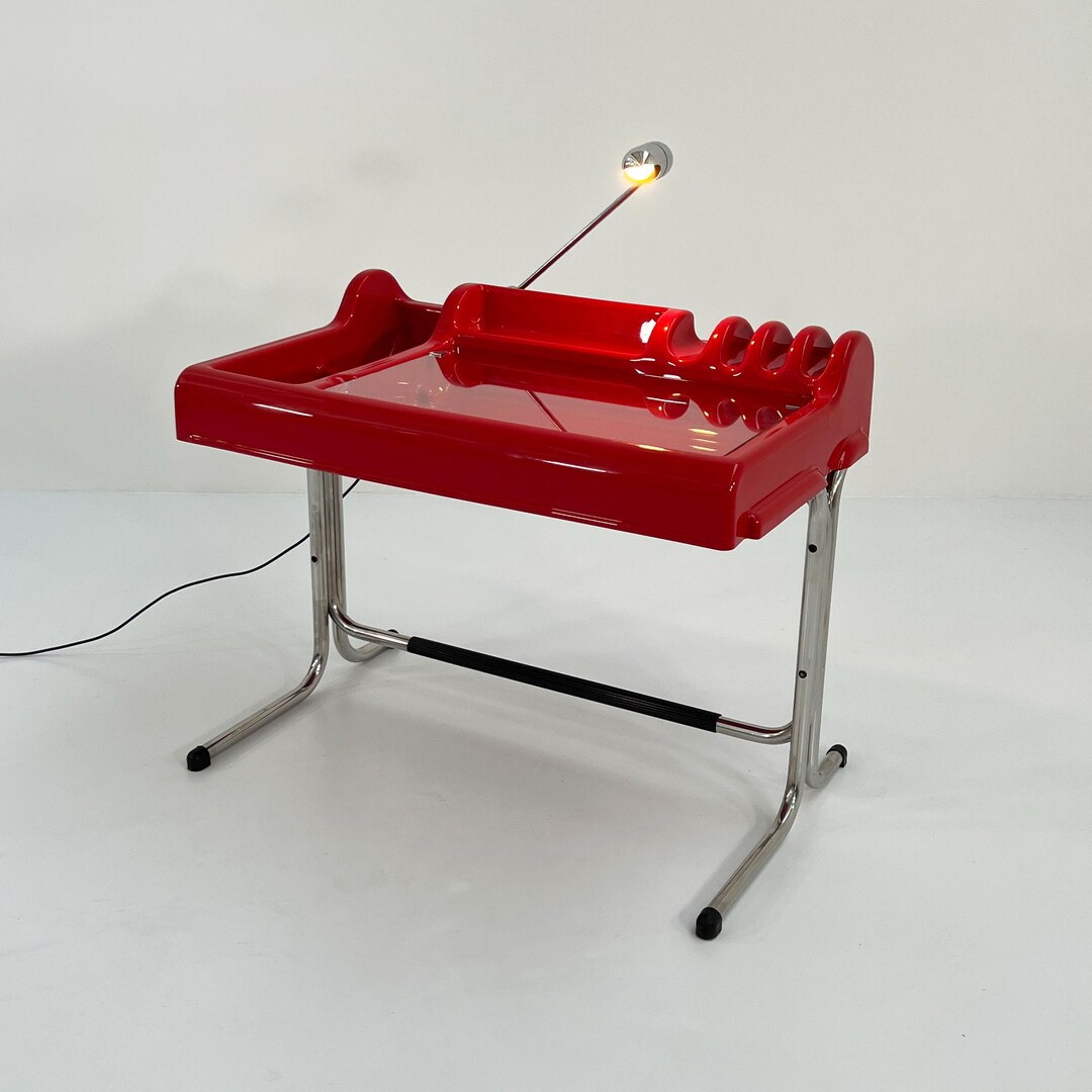 Red Orix Desk by Vittorio Parigi & Nani Prina for Molteni, 1970s - Etsy