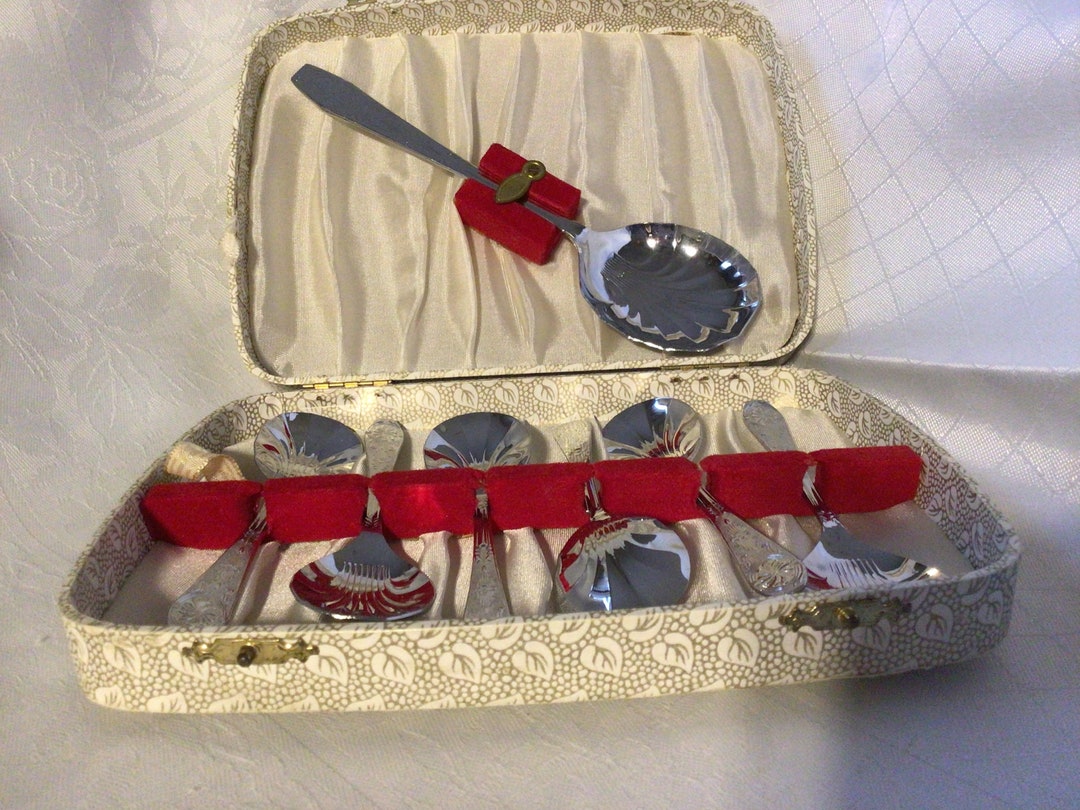 1930s Art Deco Boxed Set of Berry Spoons or Dessert Spoons. - Etsy UK