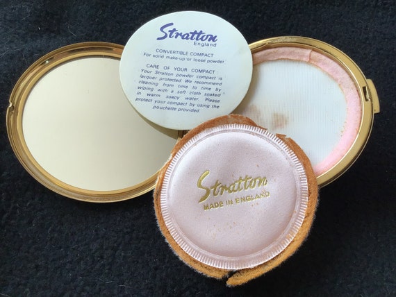 Early 1980s Stratton compact red and black - Gem