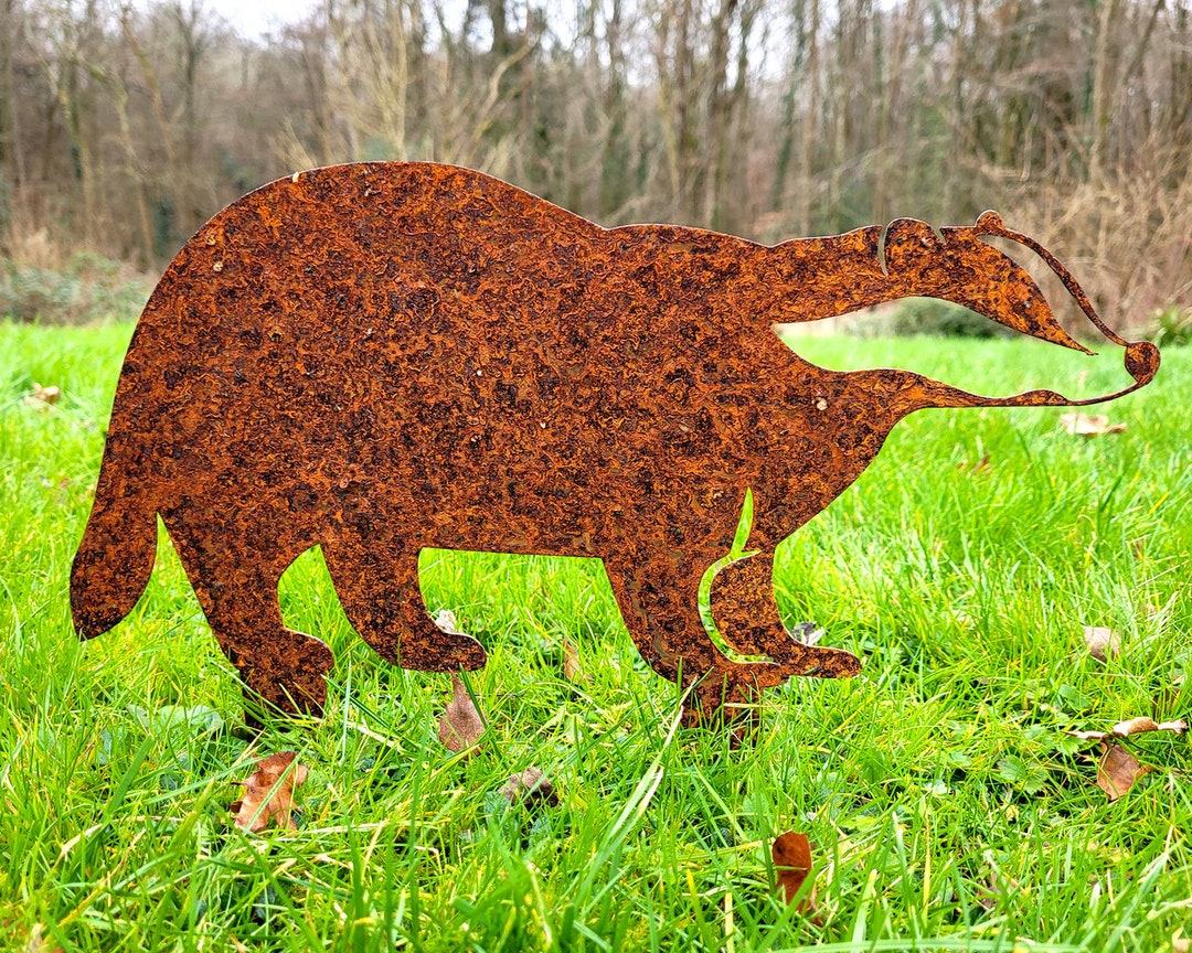 Rusty Badger Garden Sculpture - Metal Garden Art, Lawn Decoration ...